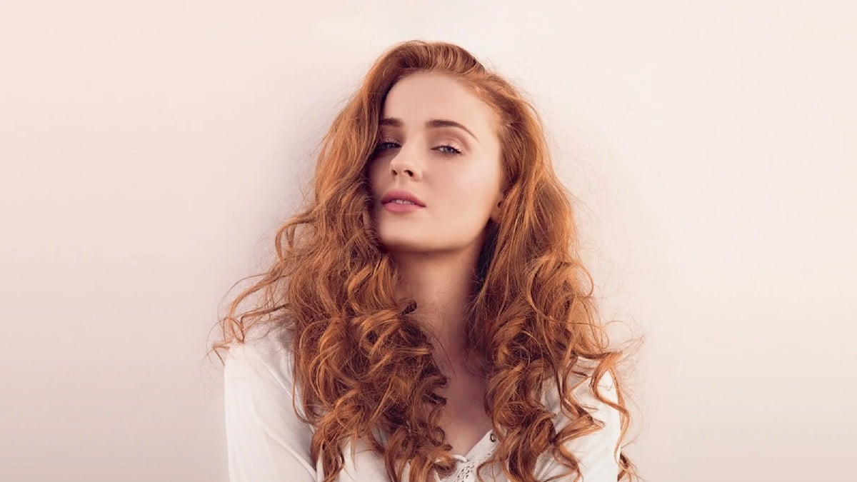 Sophie Turner Welcomes 2021 With Adorable Throwback Photos Of Her Baby Bump