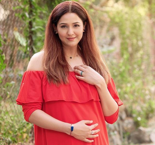 Neeti Mohan Expresses That Pregnancy Is A Beautiful Journey