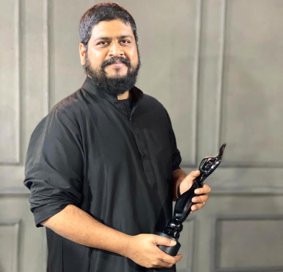 Om Raut Wins The Filmfare Best Director Award For Tanhaji!