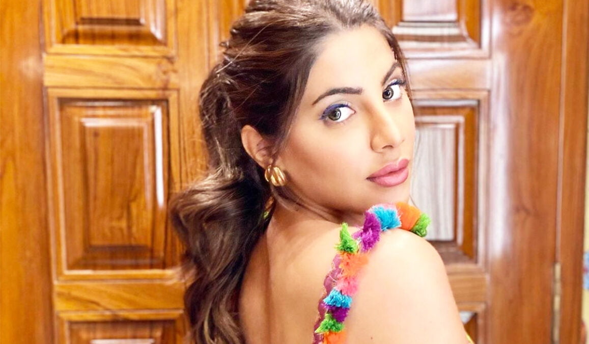 Nikki Tamboli Flaunts Her Backless Picture