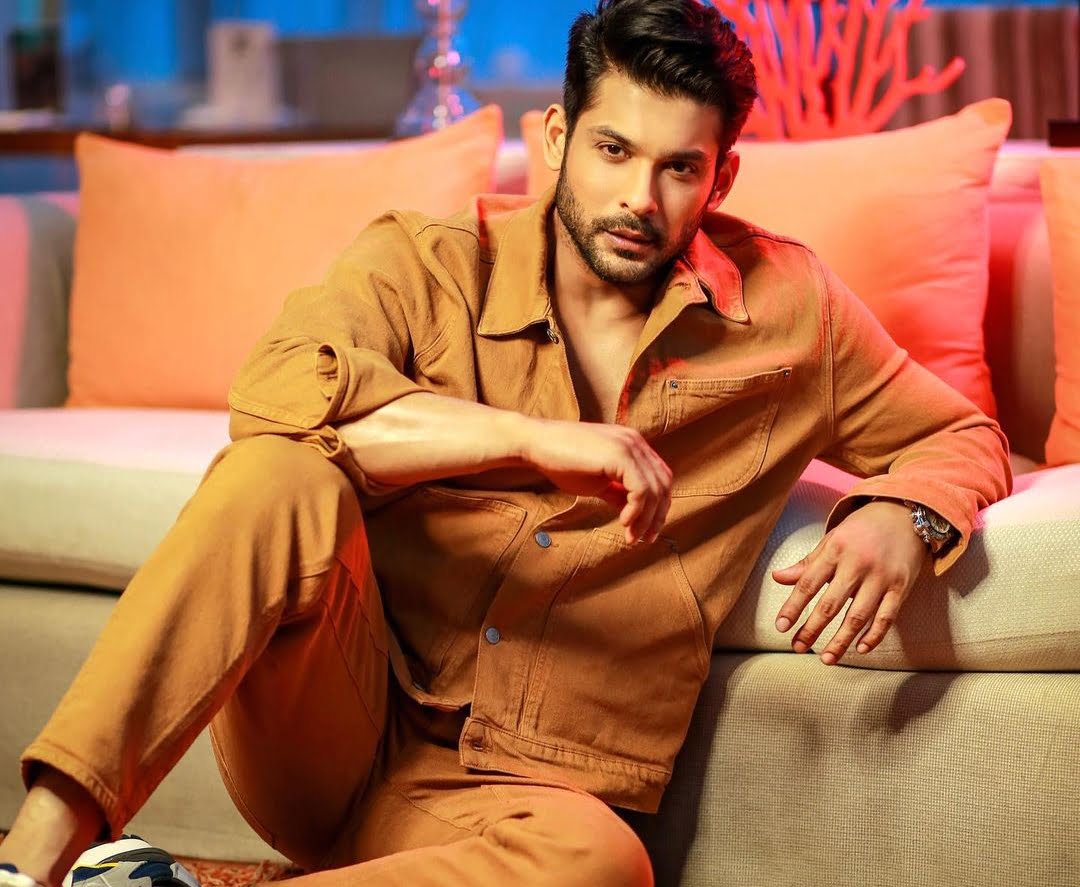 Sidharth Shukla Flaunting His Hot Look
