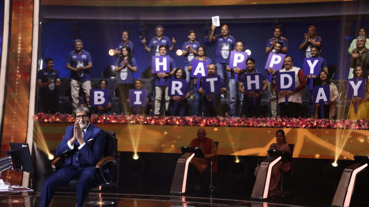 Amitabh Bachchan B'day Bash To Feature Ashwini Tiwari's Video