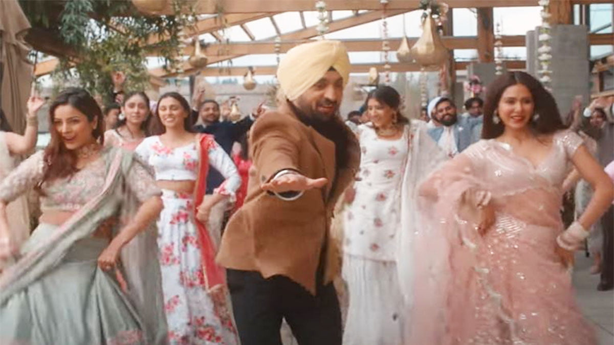Honsla Rakh - Number 5 Song Lyrics Starrring Diljit Dosanjh, Sonam ...