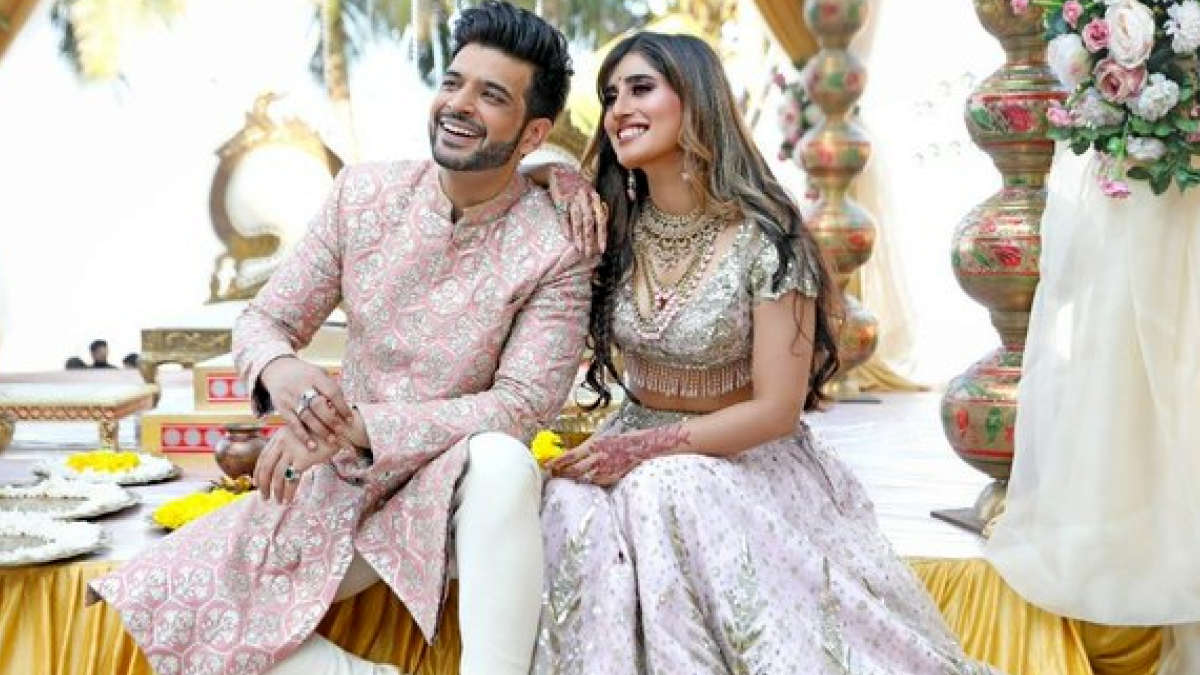 Karan Kundrra And Akasa Singh Flaunting Their Traditional Stylish Look ...