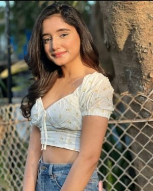 Rachi Sharma Makes Acting Debut With 'Woh Toh Hai Albela'