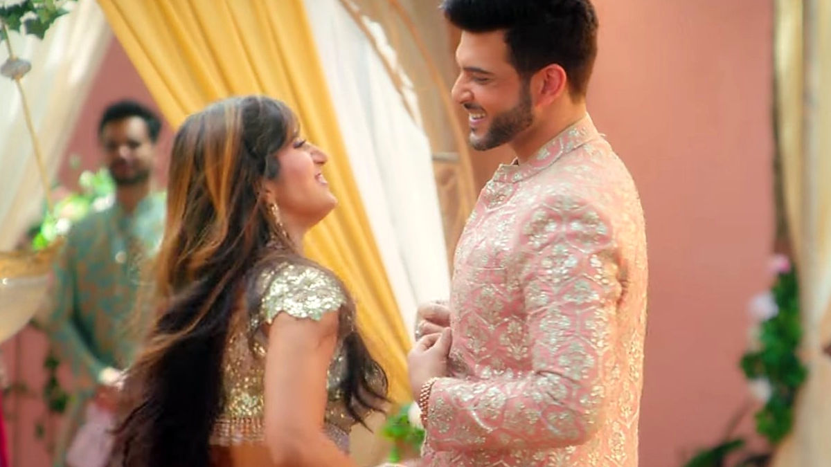 Yasser Desai - Kamle Song Lyrics Starring Karan Kundrra And Akasa Singh