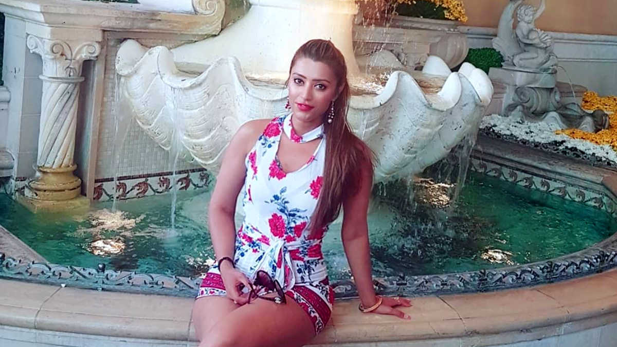 Meet Zéna Kawr, Making Her Name Prominent As A Passionate Singer & Artist