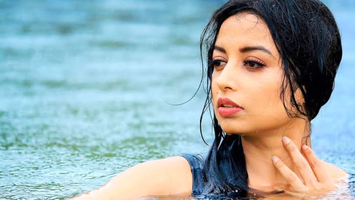 Reecha Sinha On Her Latest Romantic Track 'Kanganey'