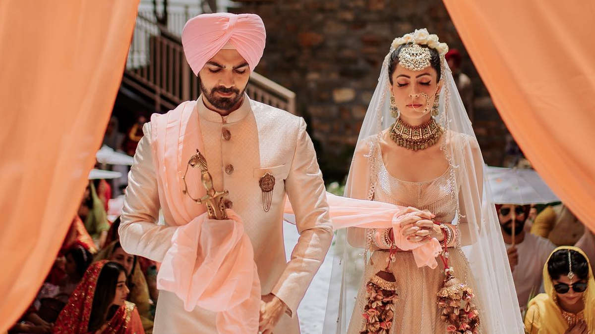 TV Star Karan V Grover Marries Longtime Girlfriend And Actress Poppy Jabbal