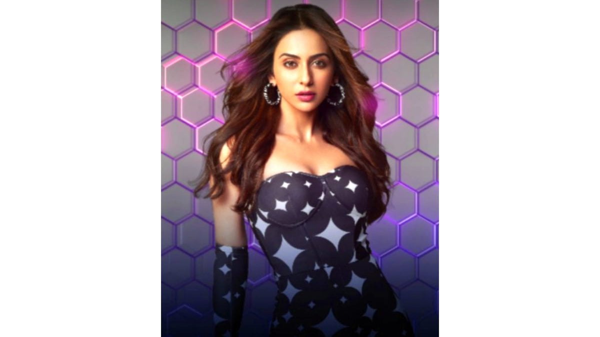 Rakul Preet Sizzles In 'Mashooka' Video, Motion Poster Out