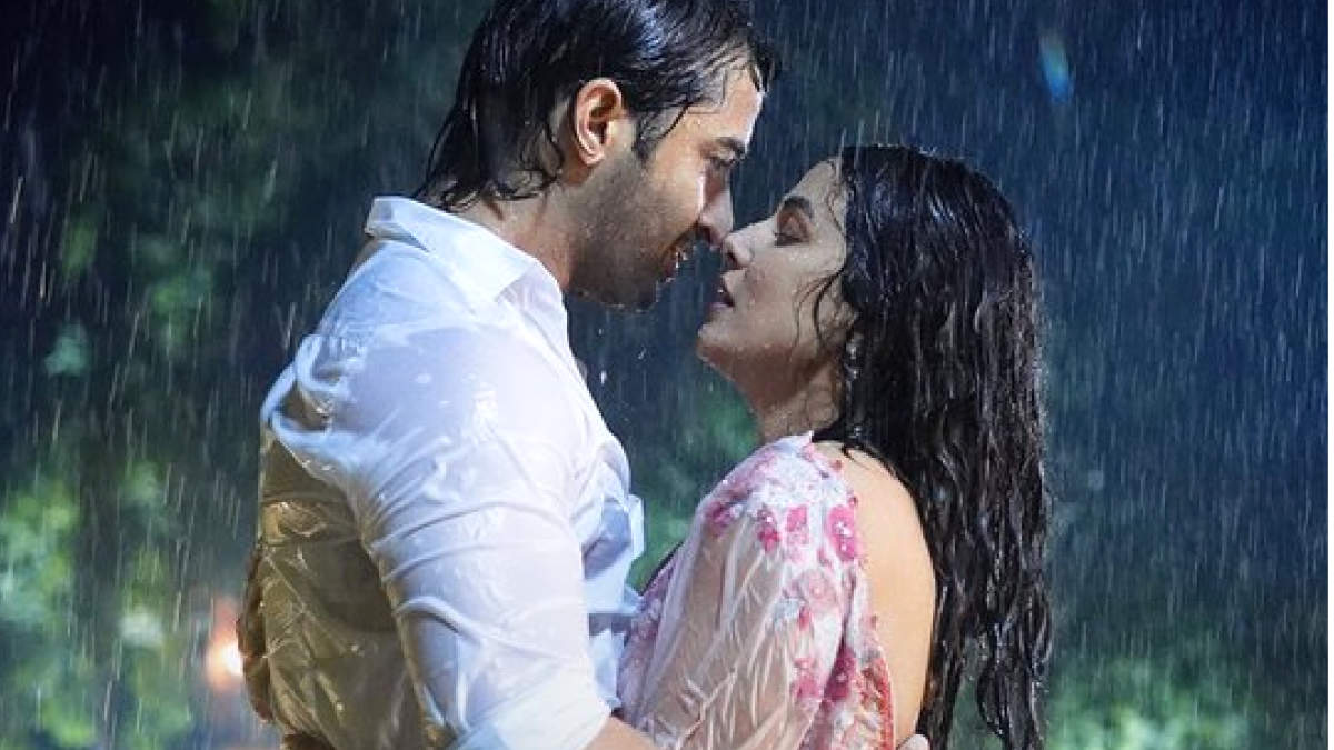 Shaheer Sheikh And Hina Khan Are Back With Another Romantic Song ...
