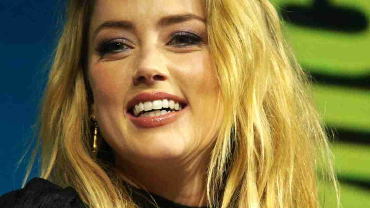 Amber Heard Accused Of Blackmailing Director James Wan To Keep Her Role ...