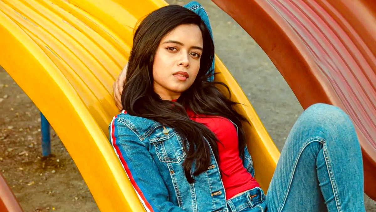 Megha Ray Talks About Her Character's Move From Jhansi To Mumbai | Glamsham