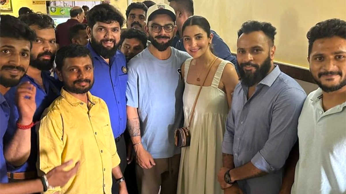 Anushka Sharma, Virat Kohli Pose For A Picture With Central Tiffin Room ...