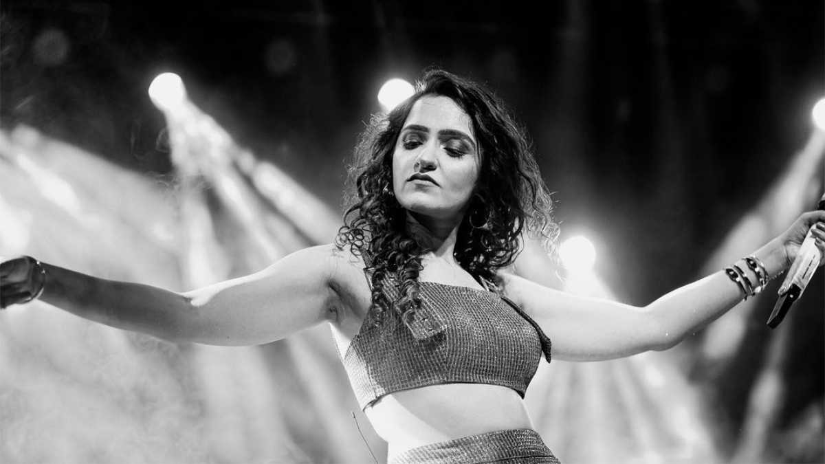 Asees Kaur's Latest Track Spills Over With 'I-don't-give-a-damn ...