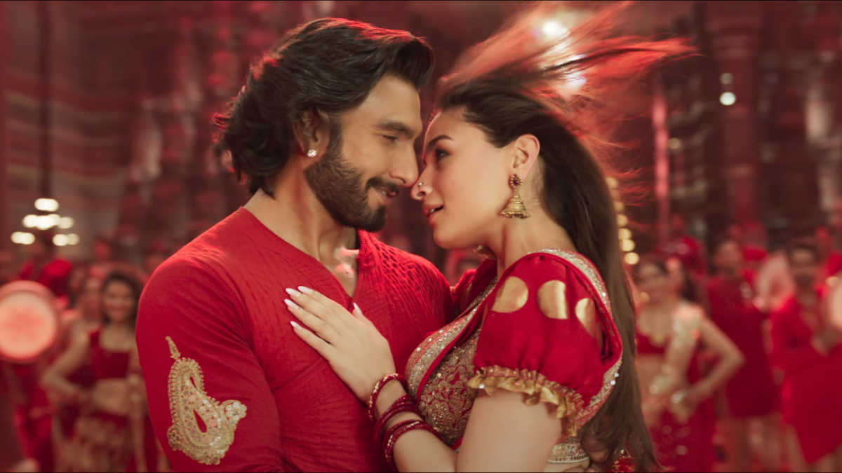 Karan Johar's 'Rocky Aur Rani Kii Prem Kahaani' Teaser 'appears' To Be ...