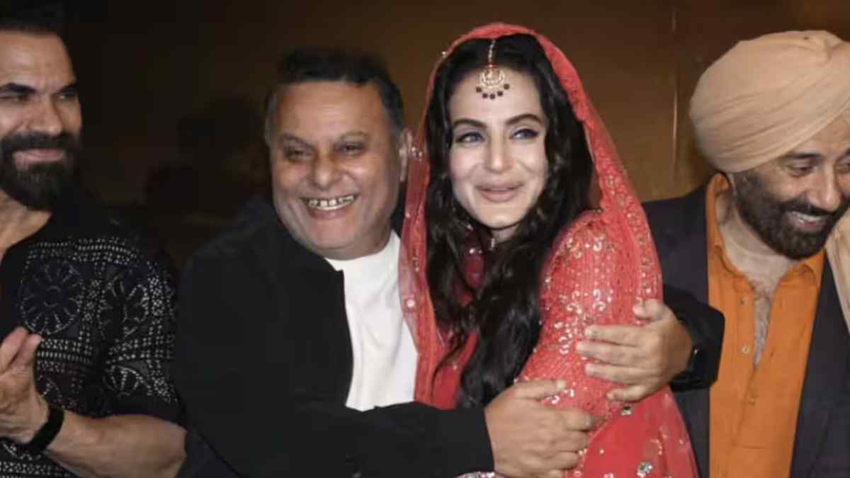 Ameesha Patel Says She Shares Father-daughter Relationship With ‘Gadar ...