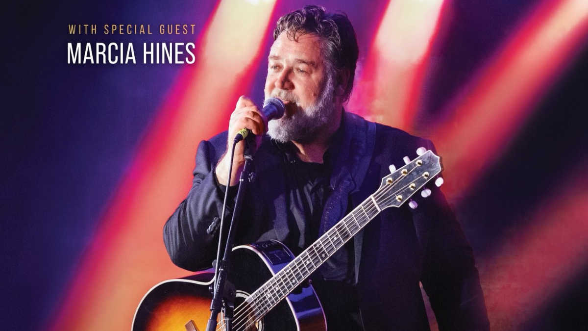 Russell Crowe Enthrals Crowd At Karlovy Vary With Music, Story Of ...