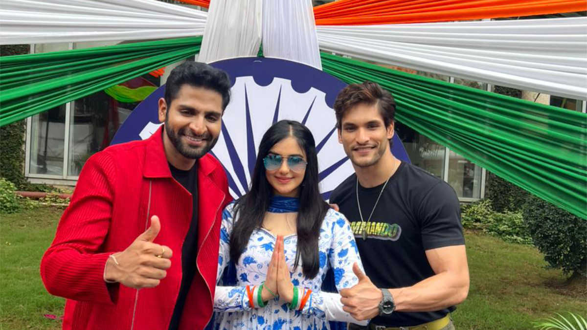 Adah Sharma, Prem And Vaibhav Tatwawadi Flag Off The Independence Day ...