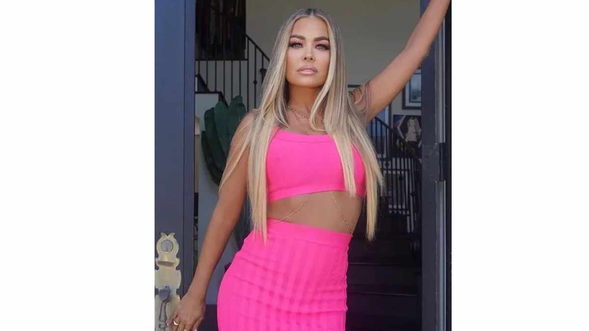 Carmen Electra Fine Despite Looking Exasperated While Crying In Public