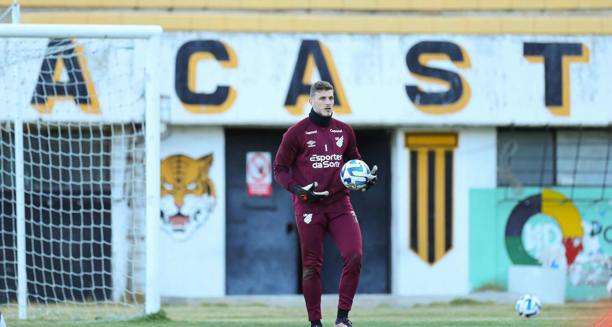 Inter Milan Make Bid For Brazilian Goalkeeper Bento Krepski