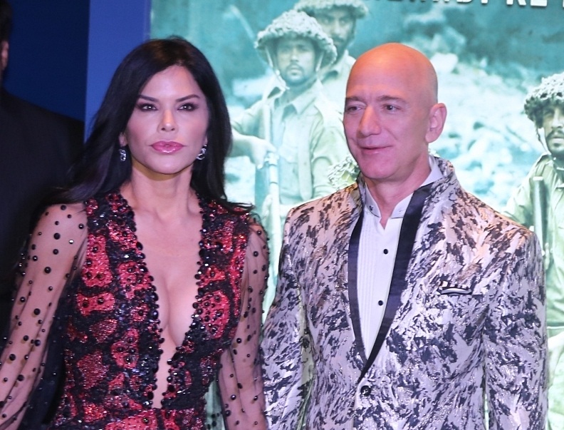 Jeff Bezos, Lauren Sanchez Pair Up With A-list Couple On Vacation ...
