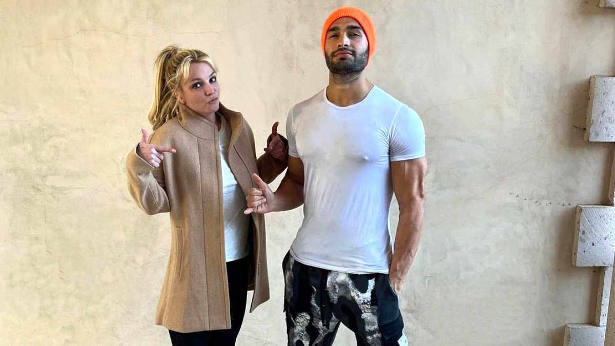 Britney Spears, Sam Asghari Reach Agreement On Sharing Dogs | Glamsham