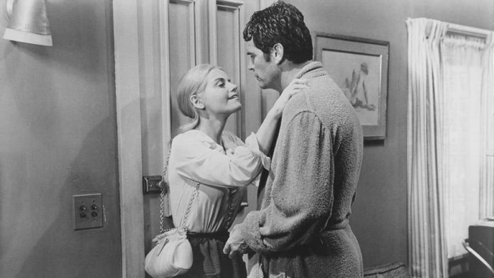 Sharon Farrell, Star Of 'Marlowe', 'It's Alive', Passes Away At 82 ...