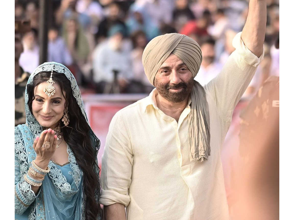 Ahead Of 'Gadar 2' Release, Sunny Deol, Ameesha Patel Visit Attari-Wagah Border | Glamsham
