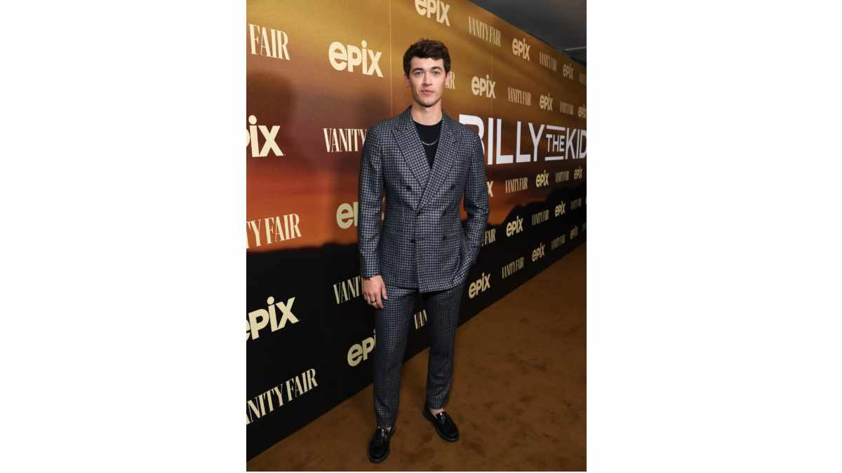 Tom Blythe To Portray Younger Version Of Coriolanus Snow In New 'Hunger ...