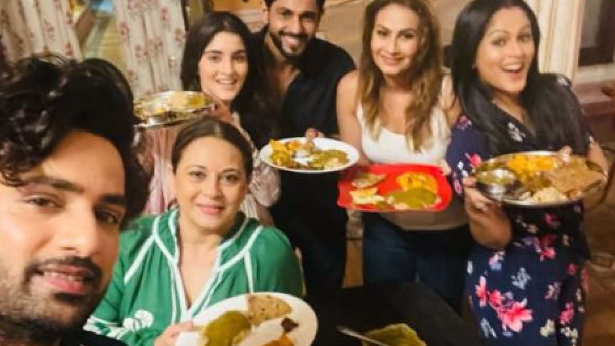 ‘What’s In Your Dabba?’: Manasi Roy Makes A Lunch Group With Cast Of ...