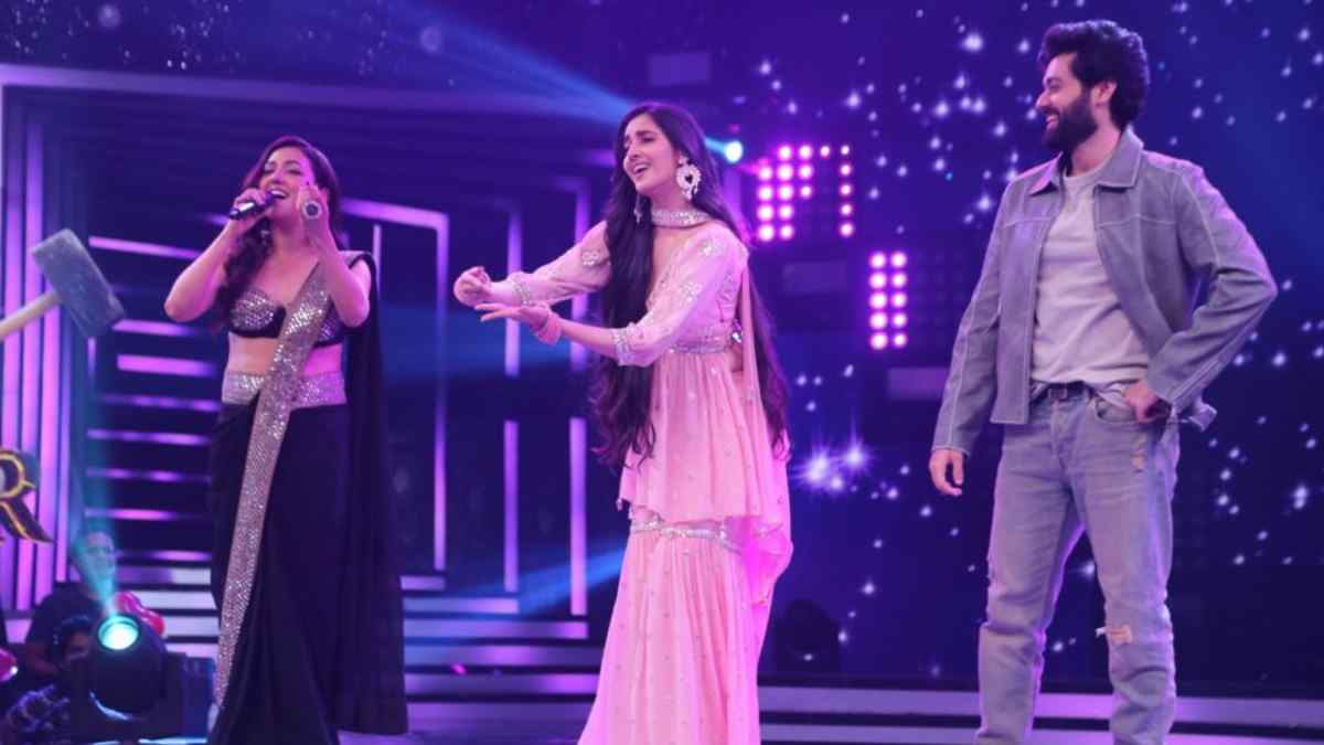 Utkarsh Sharma, Simrat Kaur Groove On 'Chal Tere Ishq Mein' From 'Gadar ...