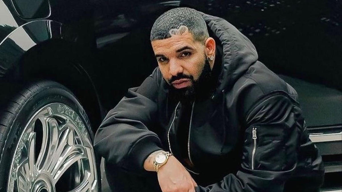 Drake Gets An Arabic Face Tattoo