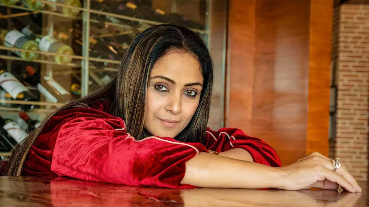 Simran Bagga Says Chiyaan Vikram Is Very Challenging To Work With ...