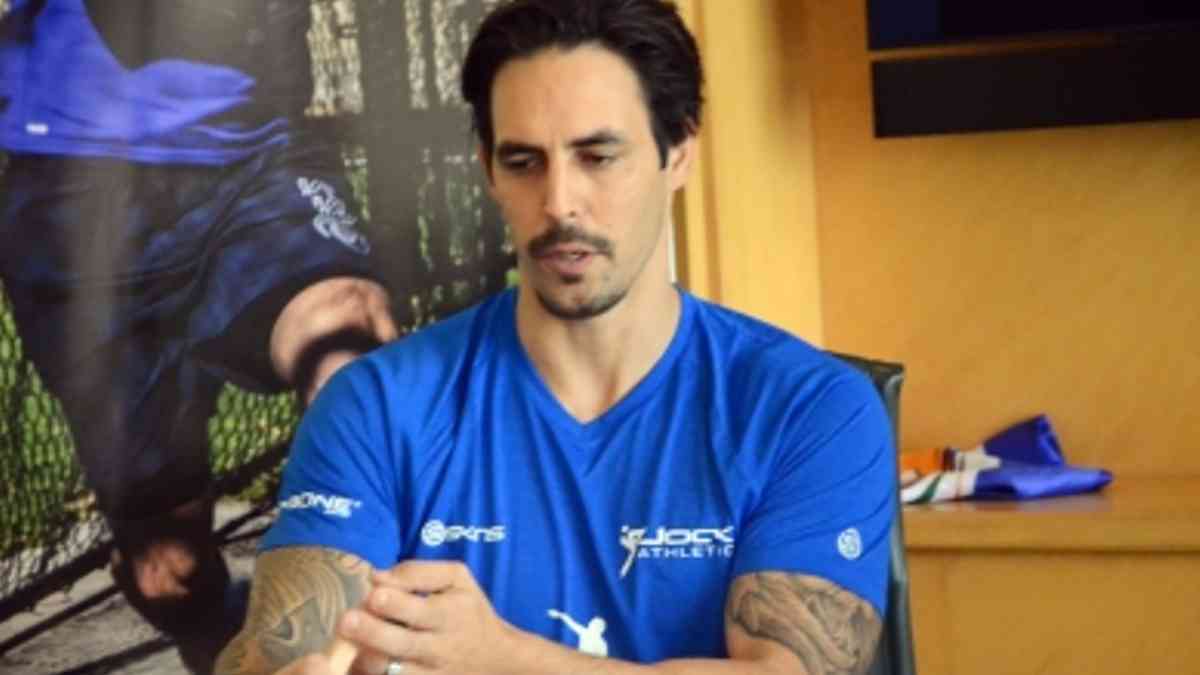 Cricket Australia Sack Mitchell Johnson Over Explosive David Warner ...