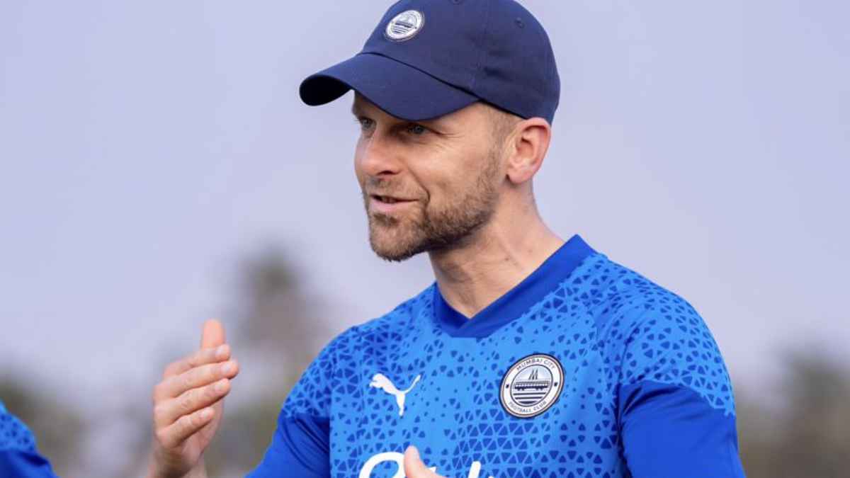 ISL 2023-24: All Eyes On New Coach Petr Kratky As Mumbai City FC Take ...