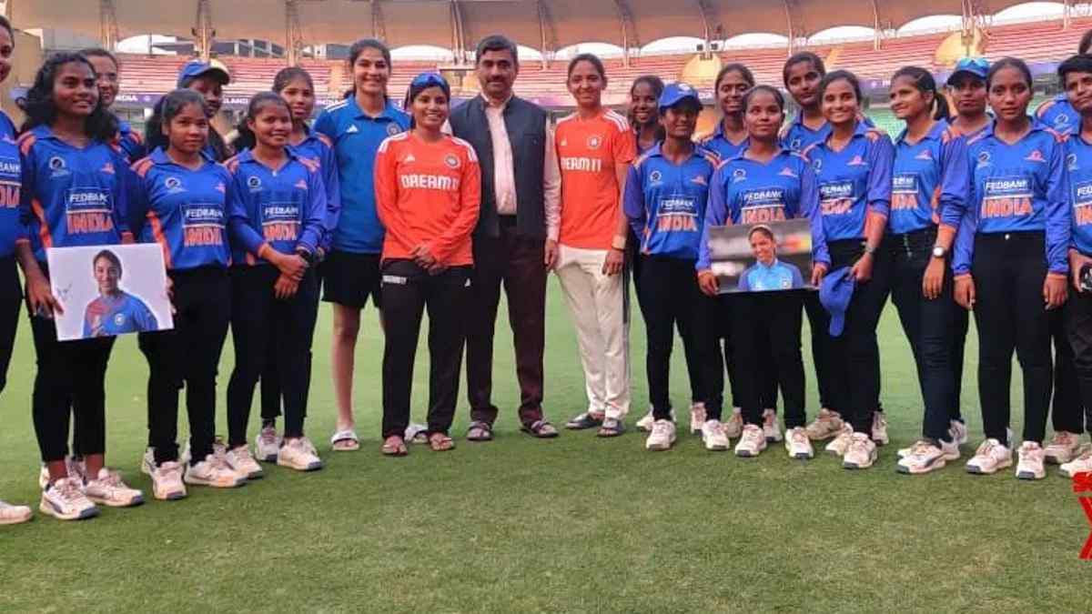 Indian Women's Blind Cricket Team Meet Harmanpreet Kaur, Amol Muzumdar ...