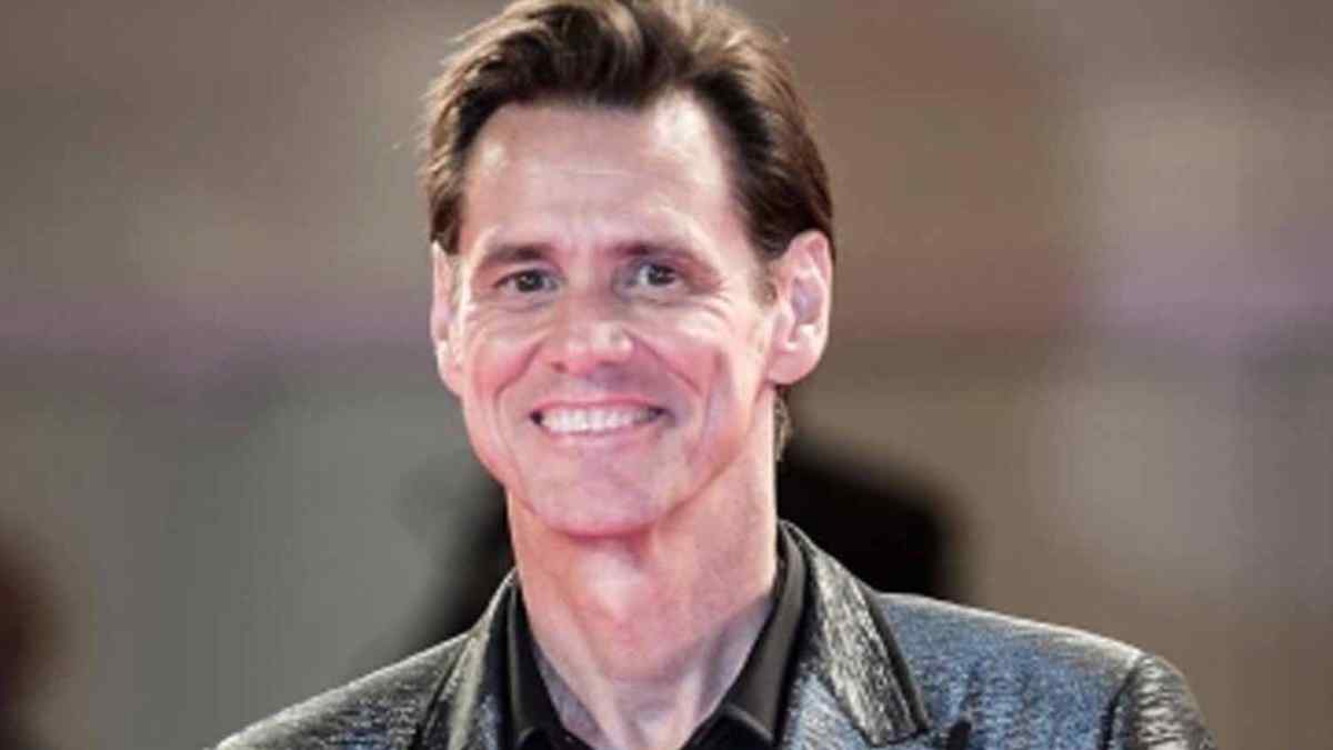 Jim Carrey Rocks Long Hair At Birthday Meal With Friends | Glamsham