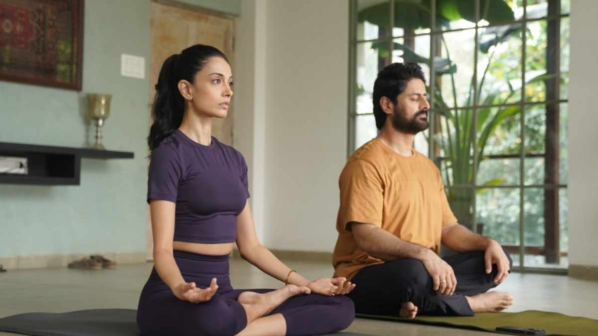 Mohit Raina, Roshan Mathew & Sarah Jane Dias In Hindi Adaptation Of ...