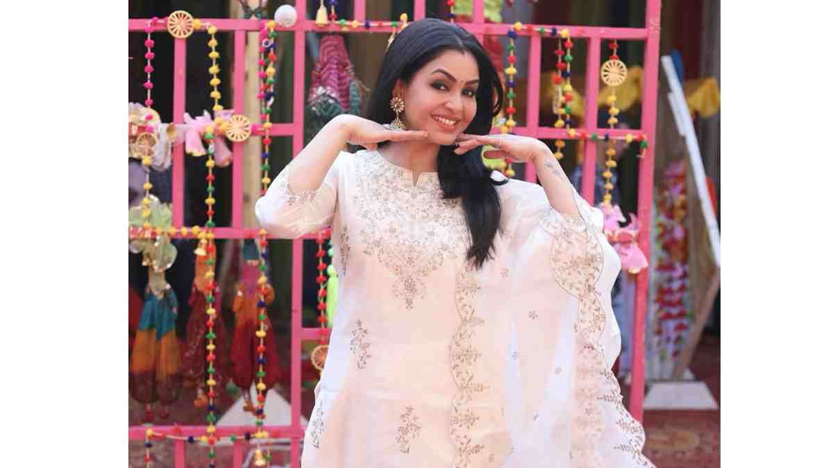 'Angoori Bhabi' Shubhangi Atre All Set To Make ‘jalebi’, ‘besan Ke ...