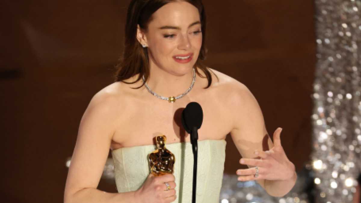 96th Academy Awards: In ‘broken Dress’, Emma Stone Gets Emotional While ...