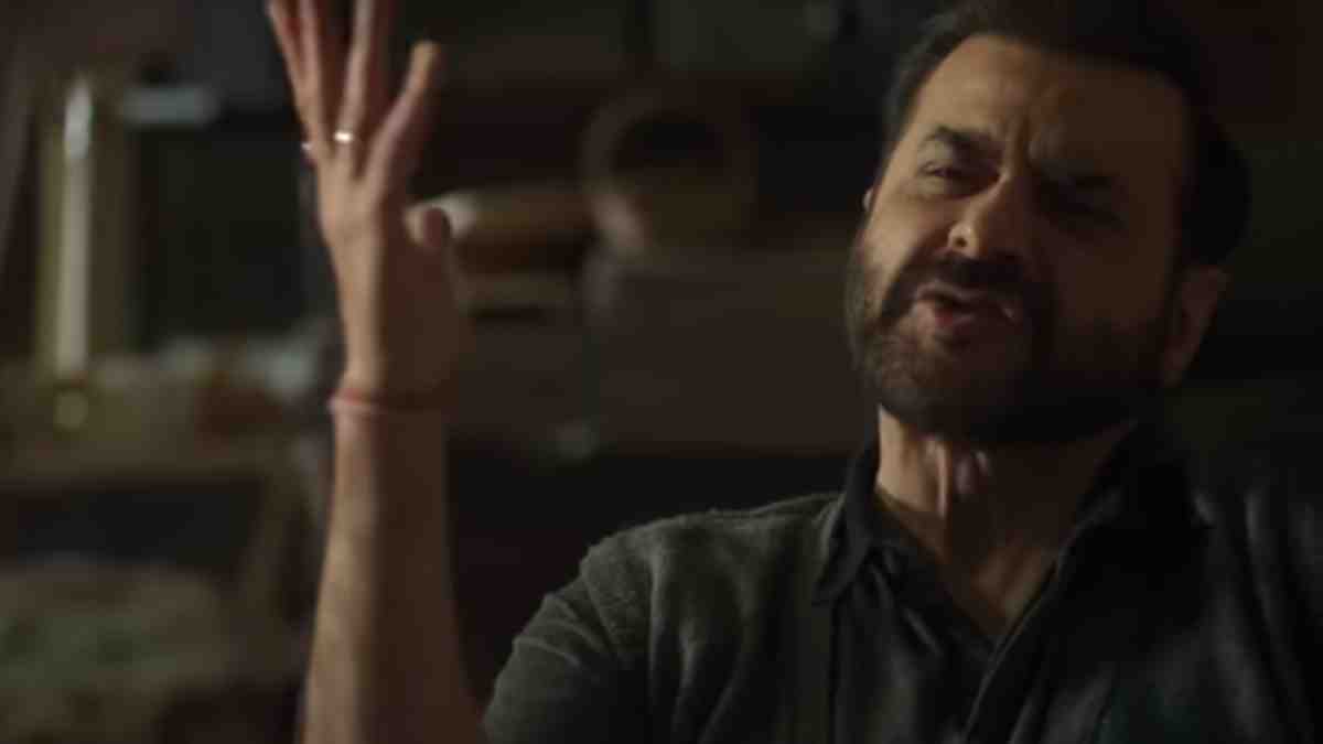 Murder Mubarak Dialogues: Pankaj Tripathi, Sara Ali Khan, Karisma ...