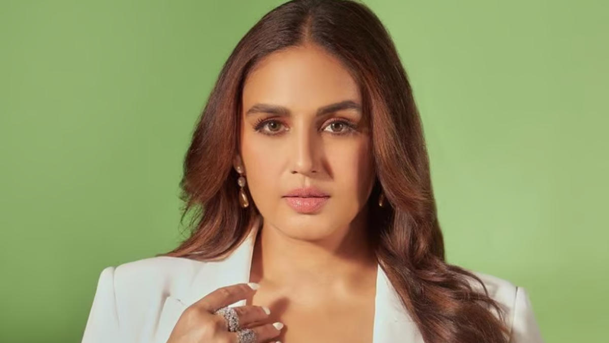Huma Qureshi Has A ‘too Early’ Morning On Saturday, Looks ‘too Pretty ...