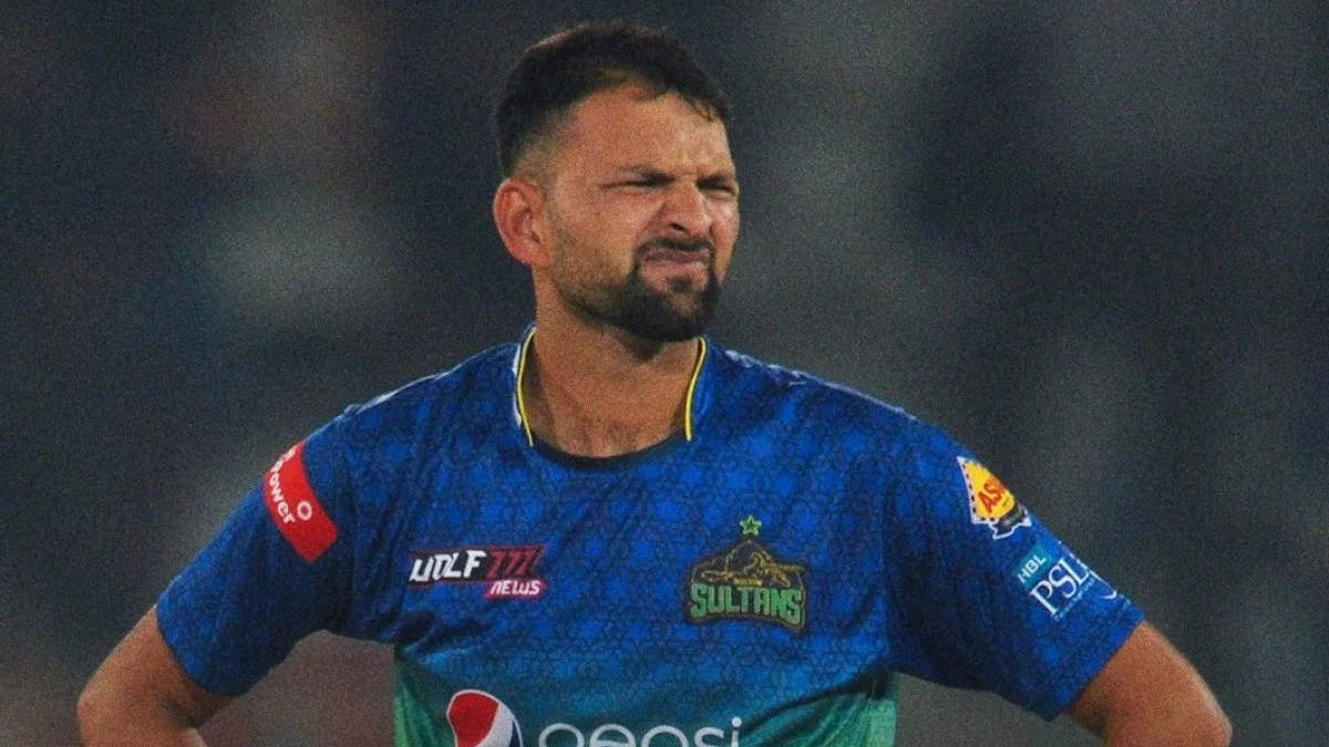 Pakistan Fast-bowler Ihsanullah Flies To Manchester For Elbow Injury ...