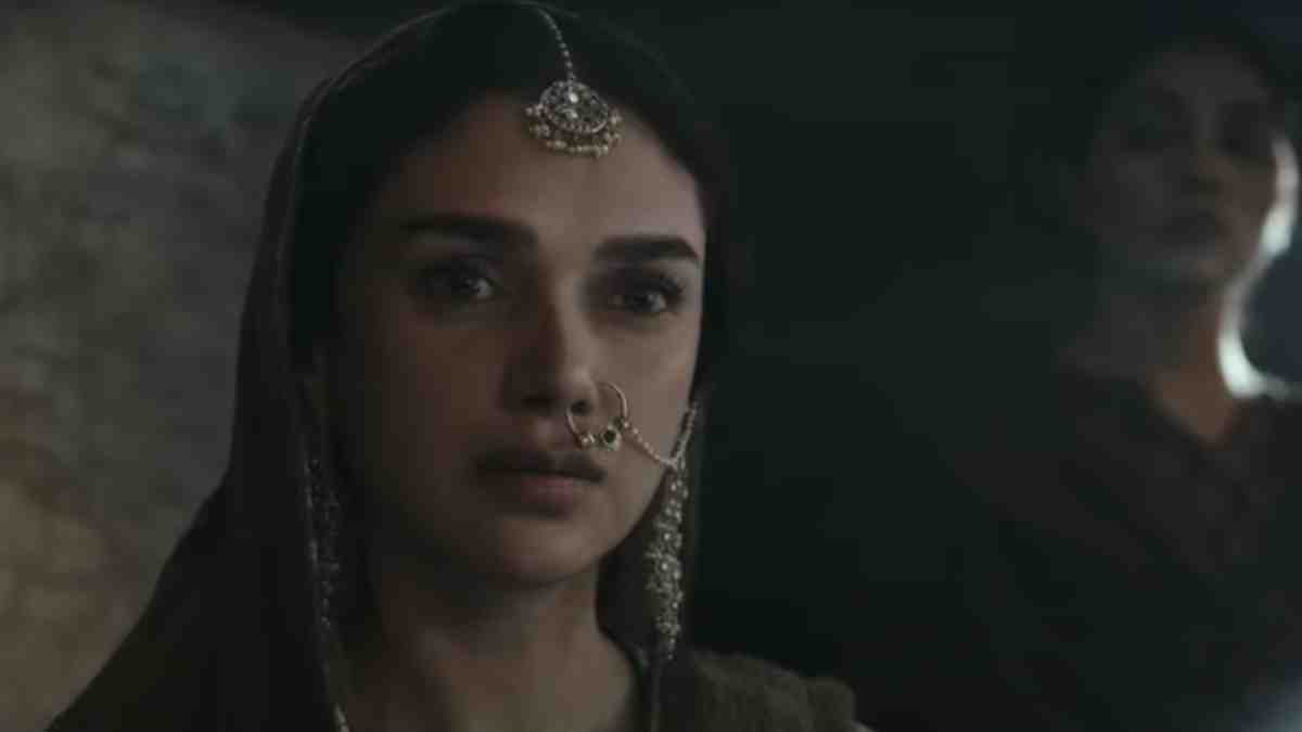 Heeramandi: The Diamond Bazaar Dialogues : Manisha Koirala, Sonakshi ...