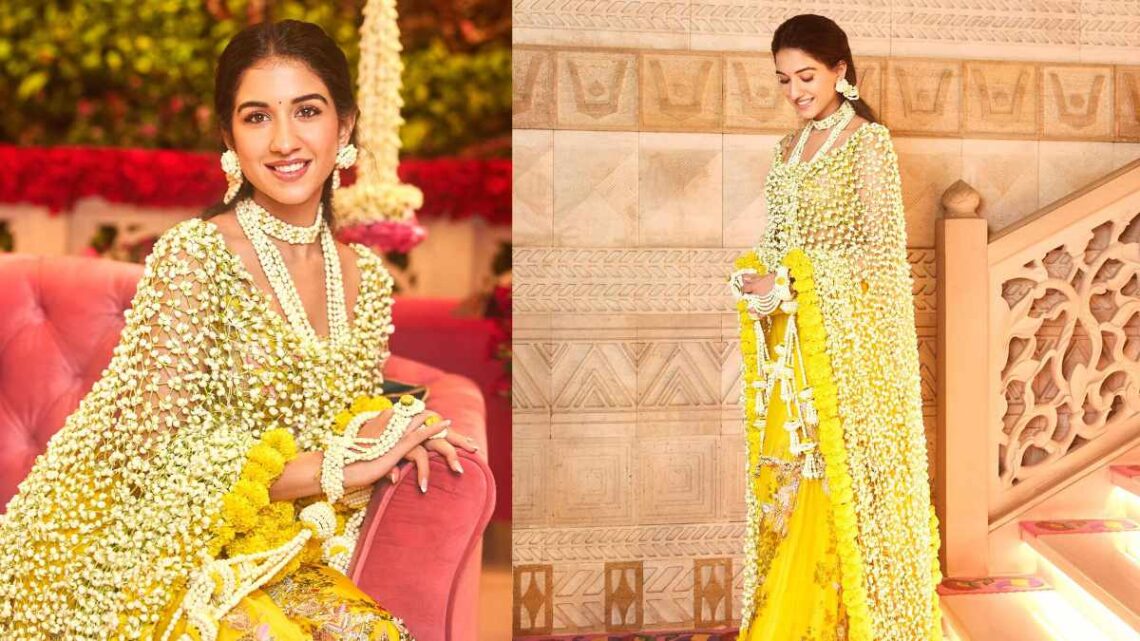 Radhika Merchant In Phoolon Ki Chadar Dupatta For Her Haldi Ceremony ...