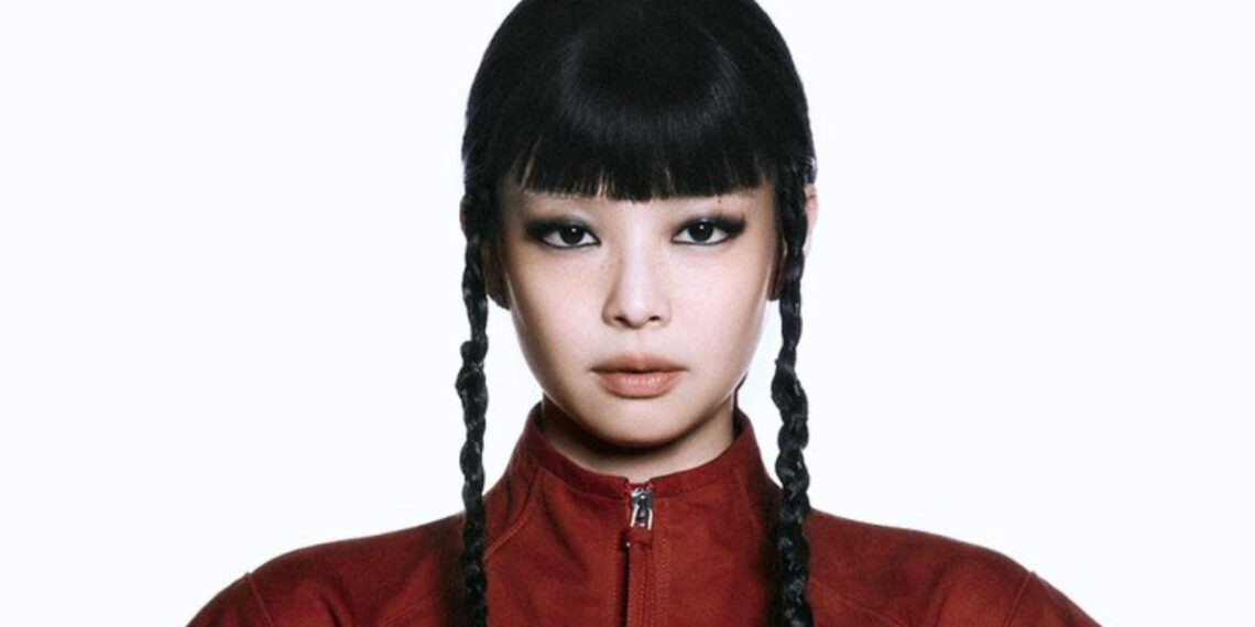 BLACKPINK’s Jennie flaunts her pink hair and lip piercing in her solo ...