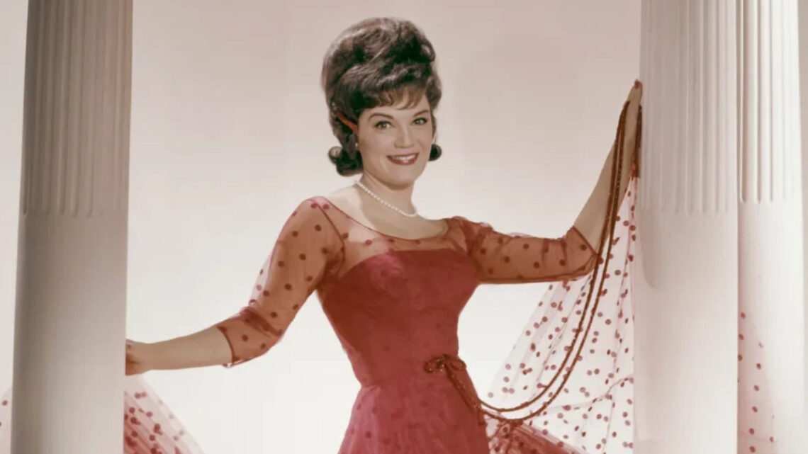 Connie Francis - Pretty Little Baby Song Lyrics