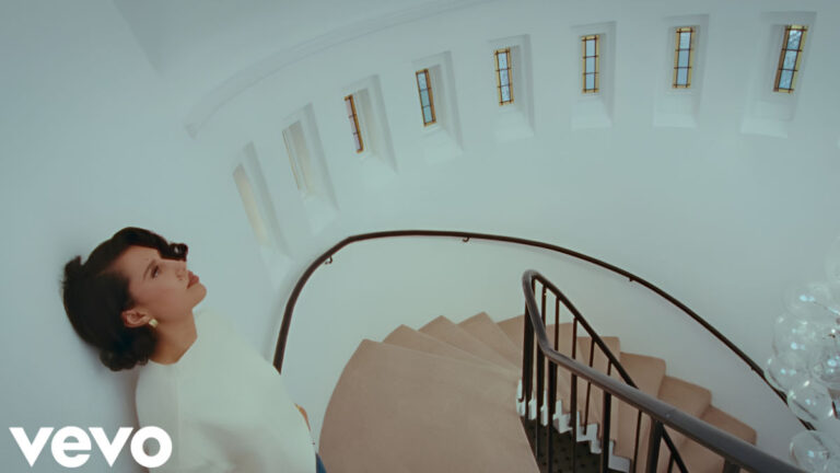 Mark Ronson, RAYE - Suzanne Song Lyrics