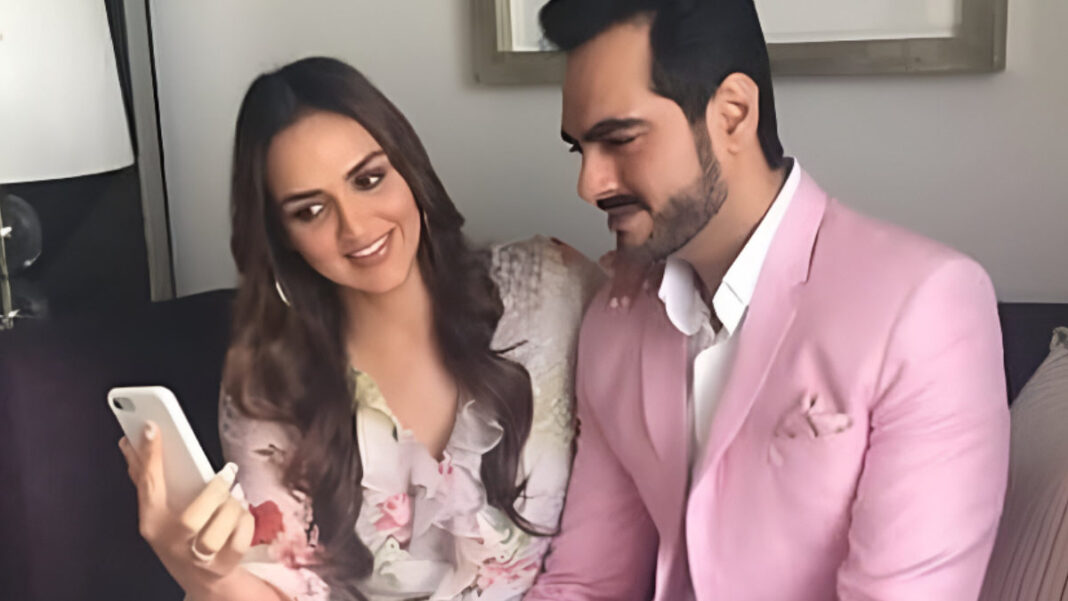 Esha Deol And Bharat Takhtani Spotted Together - Is Reconciliation On The Cards? | Glamsham.com ...